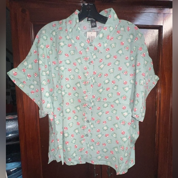 Hot Topic | Tops | Womens Size Large Hot Topic Frog With Mushrooms ...